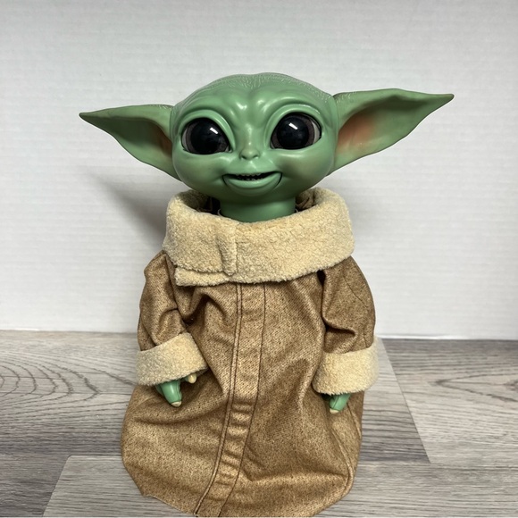 Toys | Star Wars The Mandalorian Galactic Snackin Grogu Animatronic Toy ...